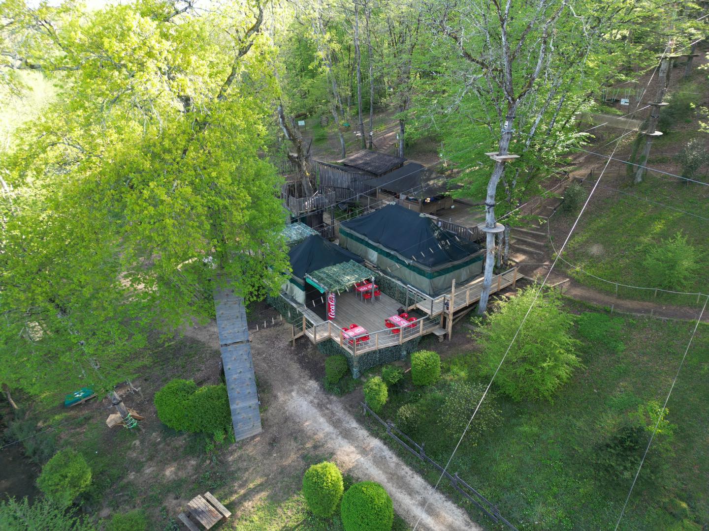 Parc en Ciel - Parcours d'aventure en forêt / Accrobranches à Biron - Guide du Périgord